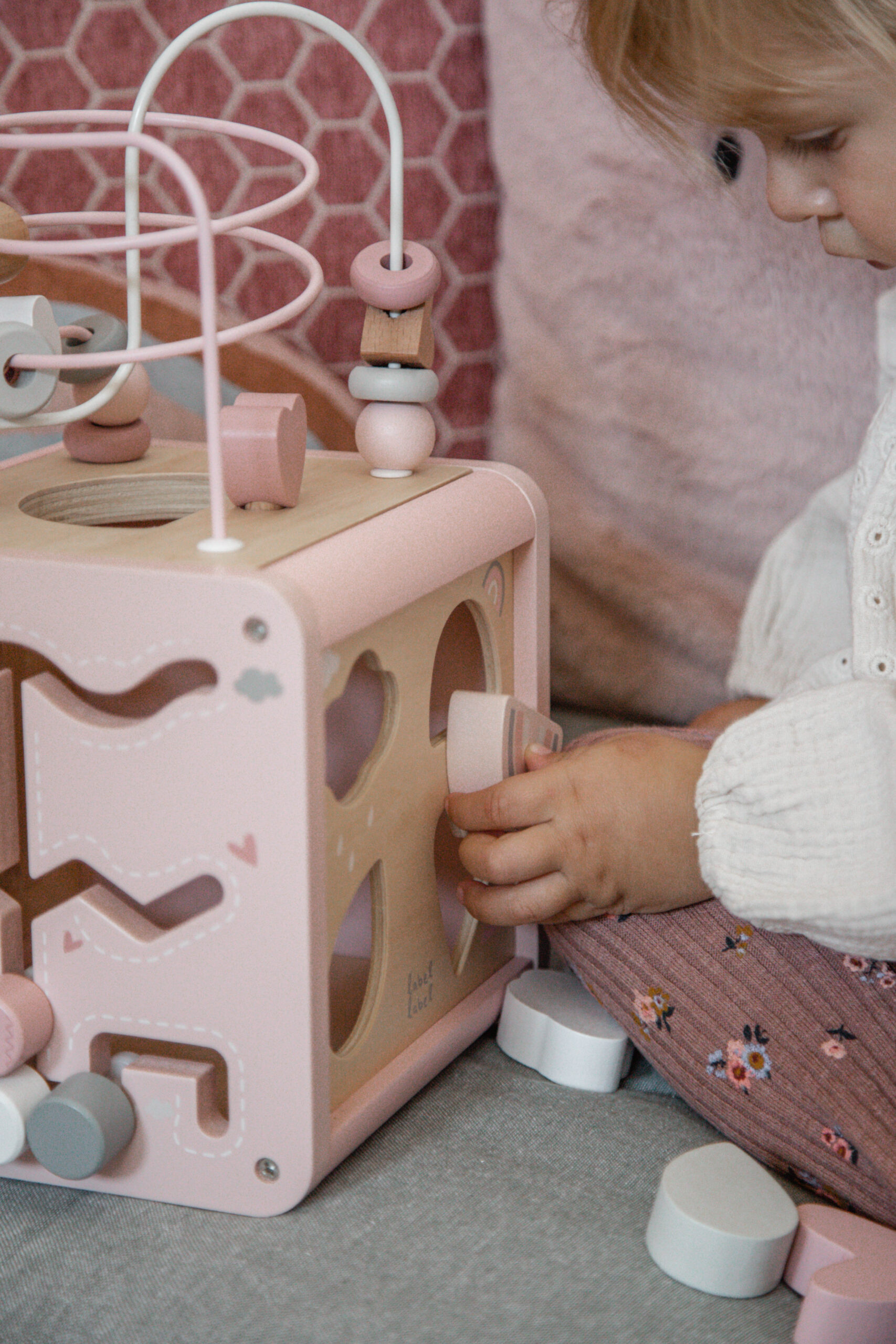 Label Label – Activiteitenkubus – Roos – LiMaGifts